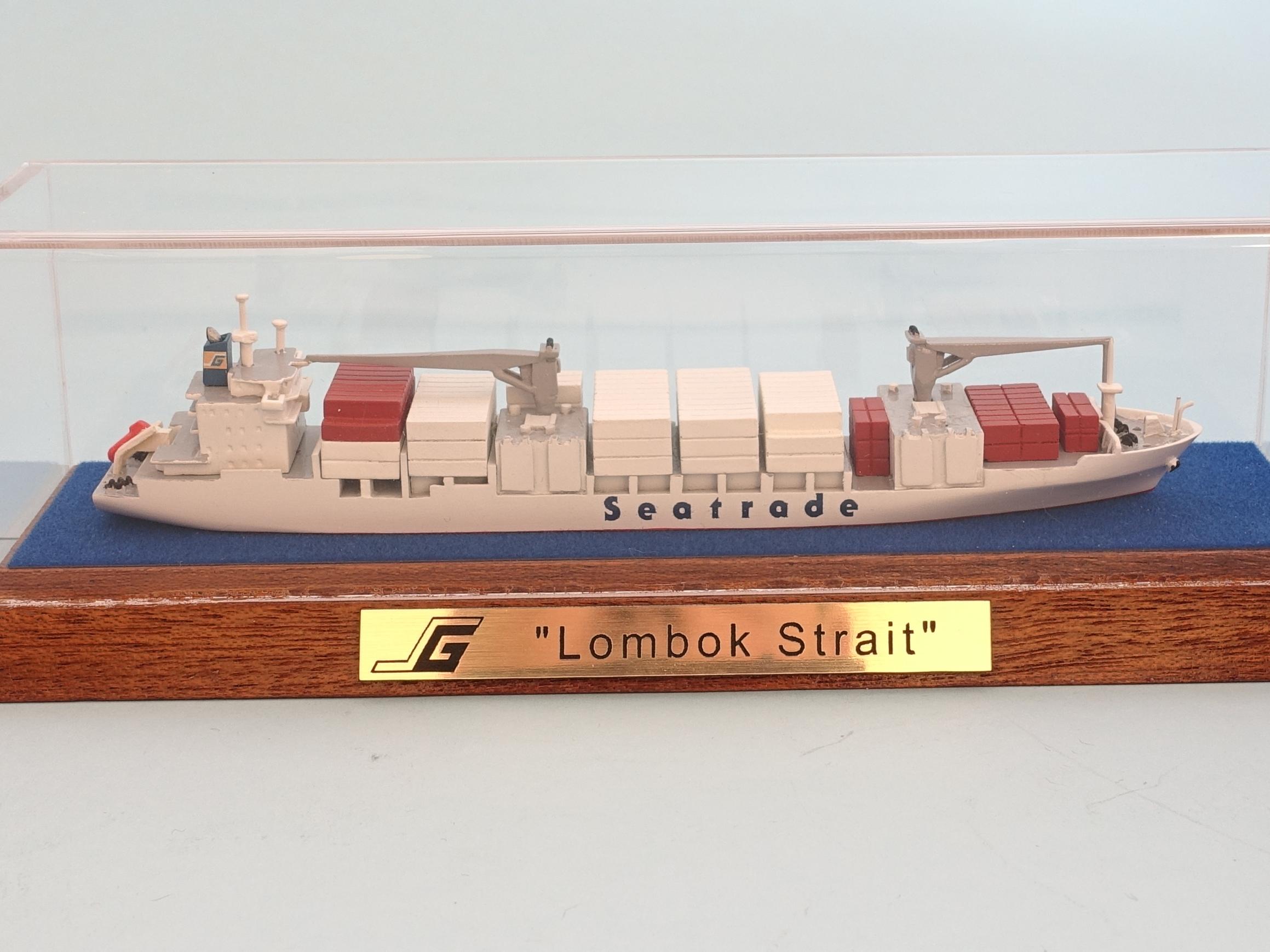 Lombok Strait - Martin 1250 Shipmodels